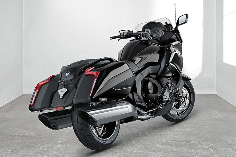 BMW Unveils the 2018 K 1600 B Bagger | First Look Review | Rider Magazine