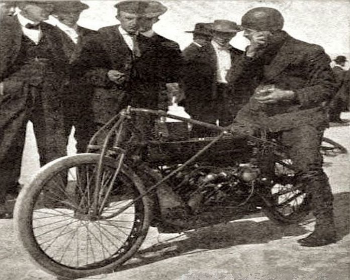 Fastest Man on Earth: Glenn Curtiss and His V-8 Motorcycle | Rider Magazine